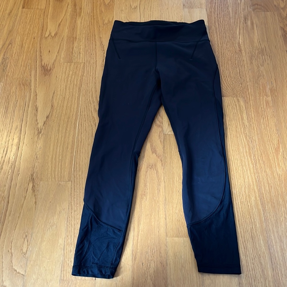 Lululemon Everlux And Mesh High Rise Tight 25” Size 6… - Gem